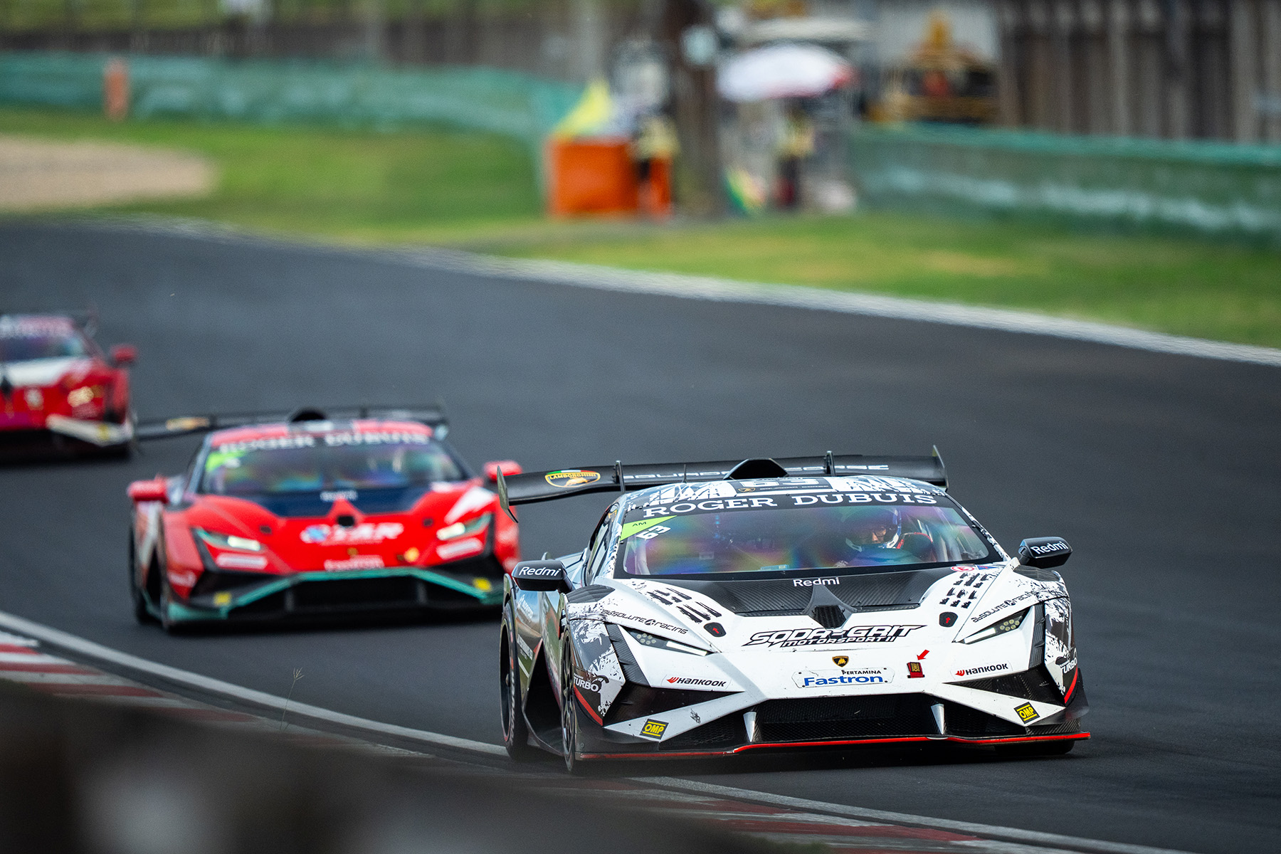 DW Evans GT车队和Arrows Racing车队上海对决称雄 受台风影响，次回合比赛改写积分榜